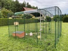 Spacious Walk In Chicken Runs | Omlet